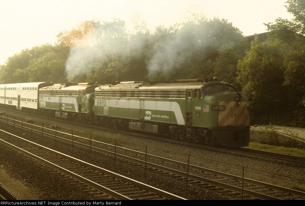 BN 9913 (ex-CB&Q 9988B) and BN 9908 (ex-CB&Q 9976)